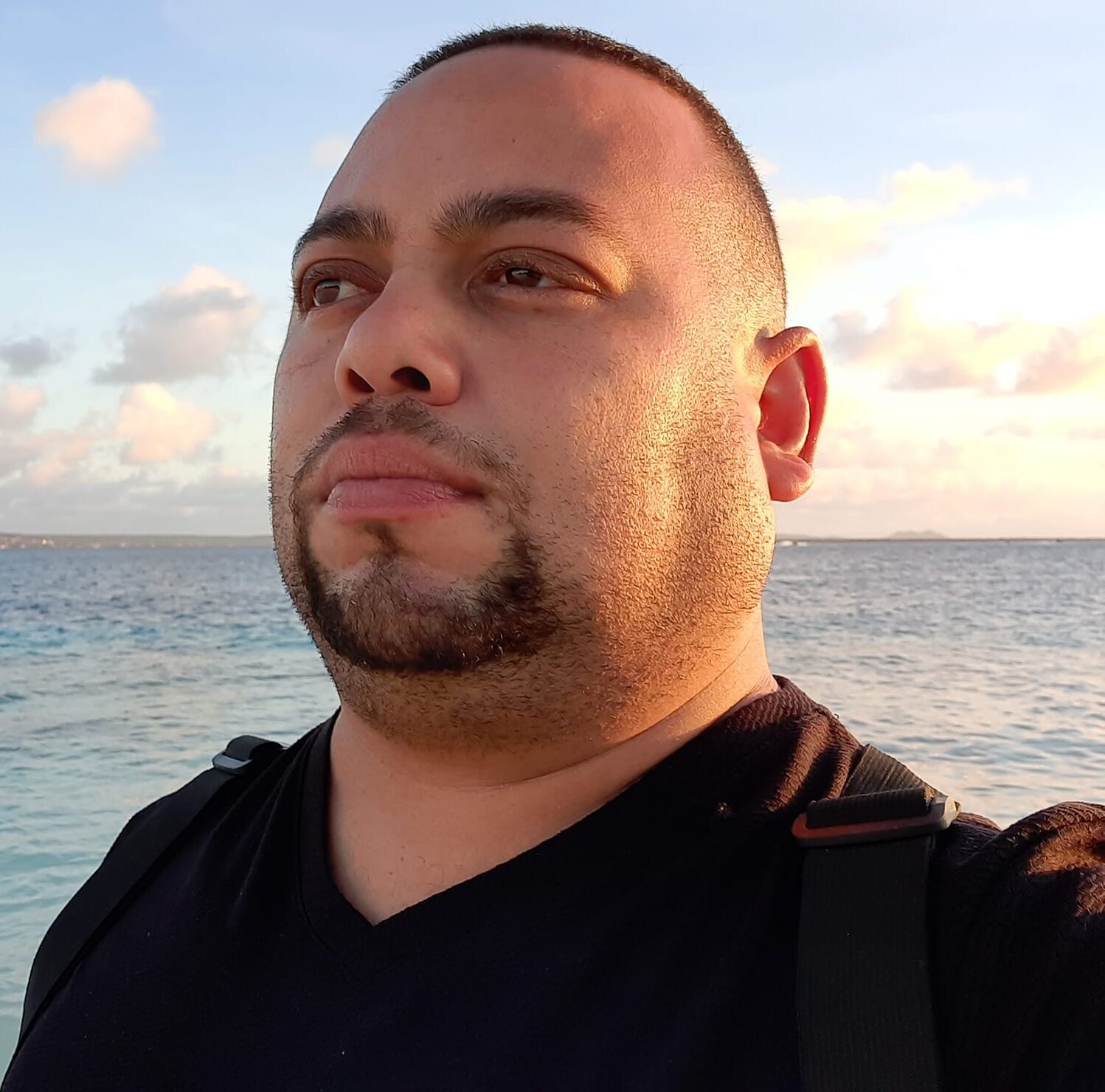 REKLAMO NO FUNDA DI BISIÑA DEKONSI RIBA E KOMERSIANTE MAGI ED ENTRETAIMENTE – Live99FM