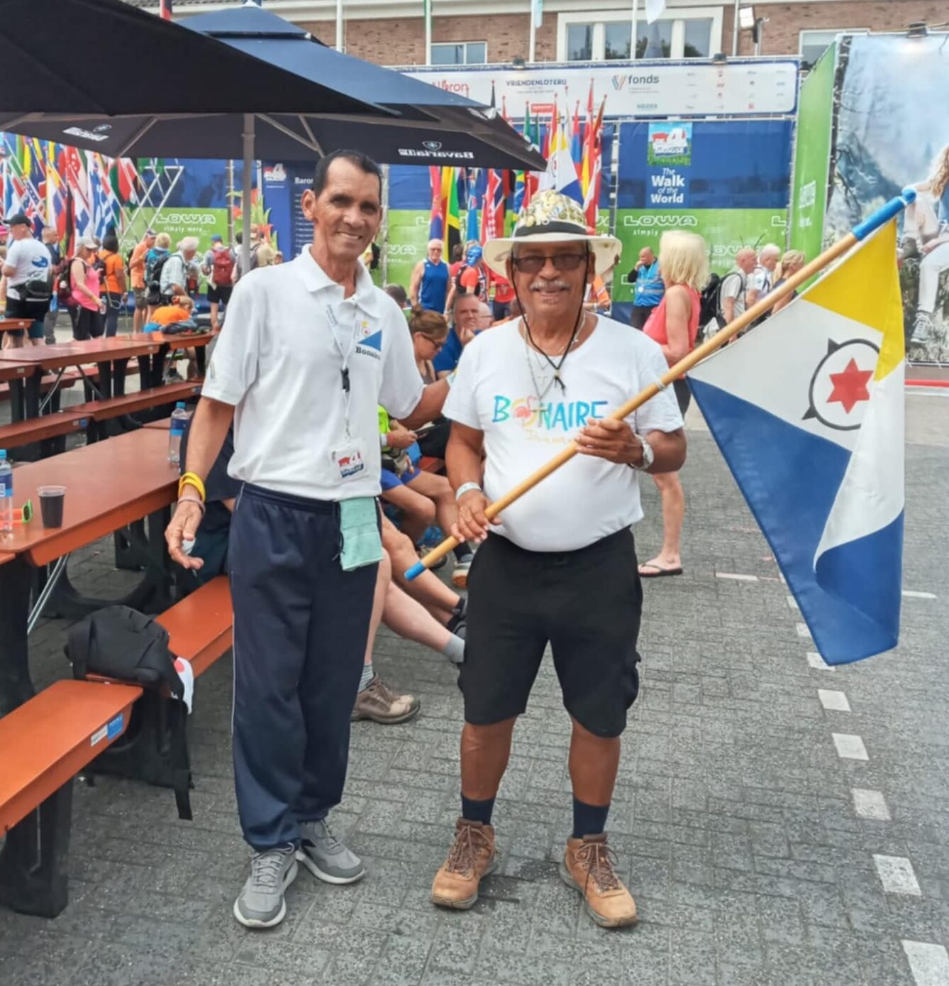 BANDERA DI BONEIRU NO A KEDA REKONSE NA VIERDAAGSE NIJMEGEN – Live99FM