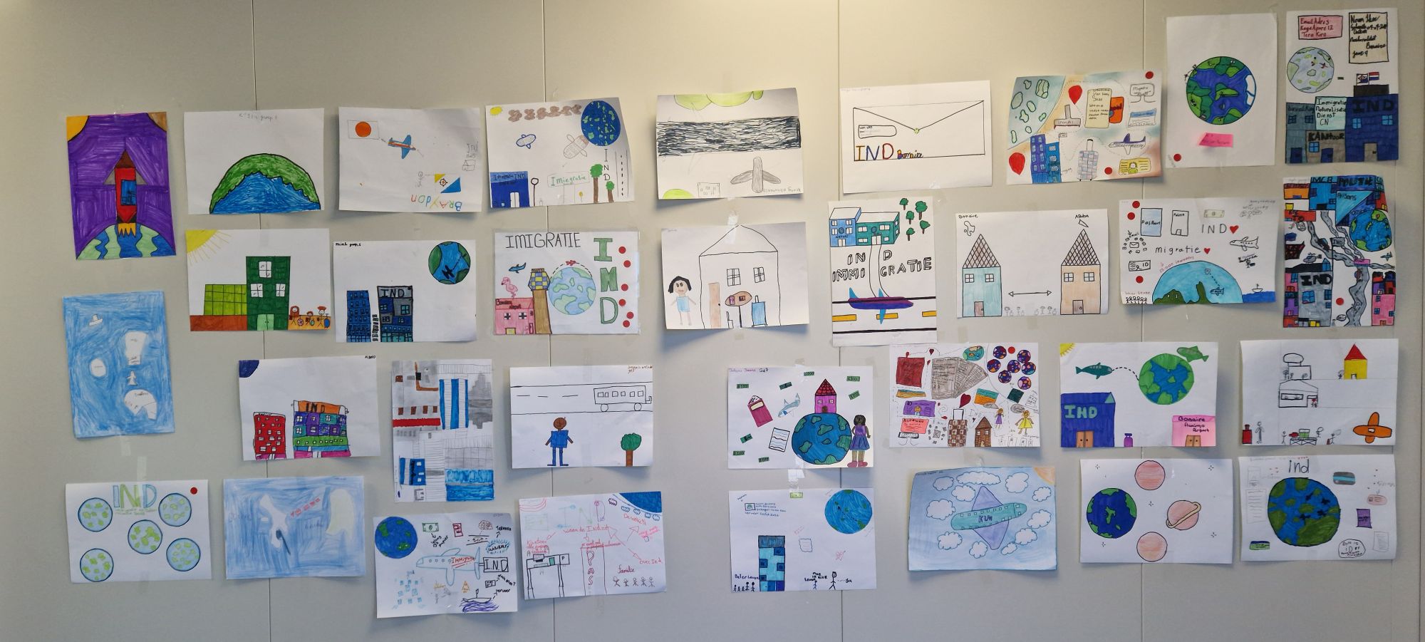 KONKURSO DI DIBUHO DI IND – Live99FM