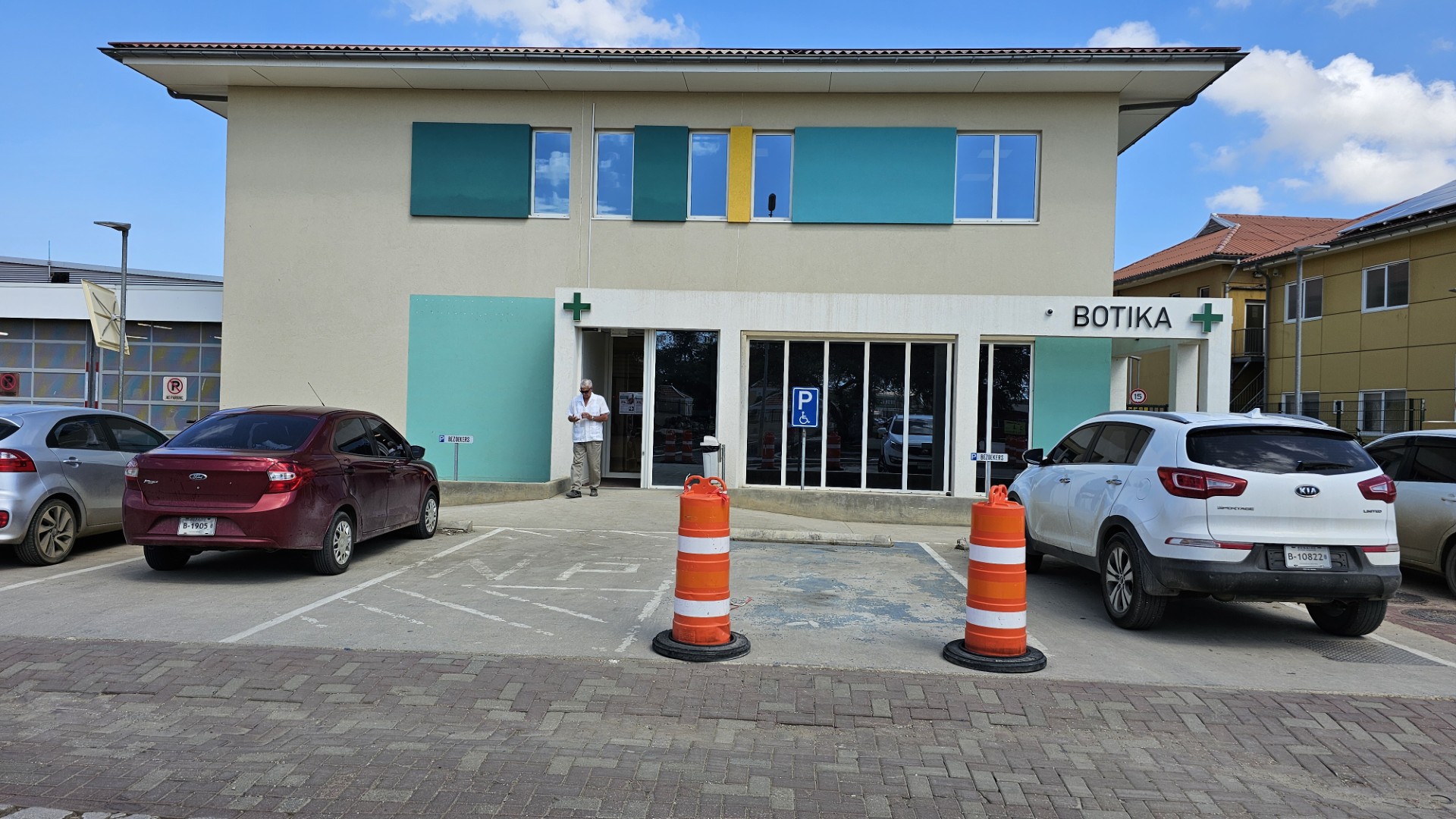 BOTIKA A MEHORA KONSIDERABLEMENTE – Live99FM