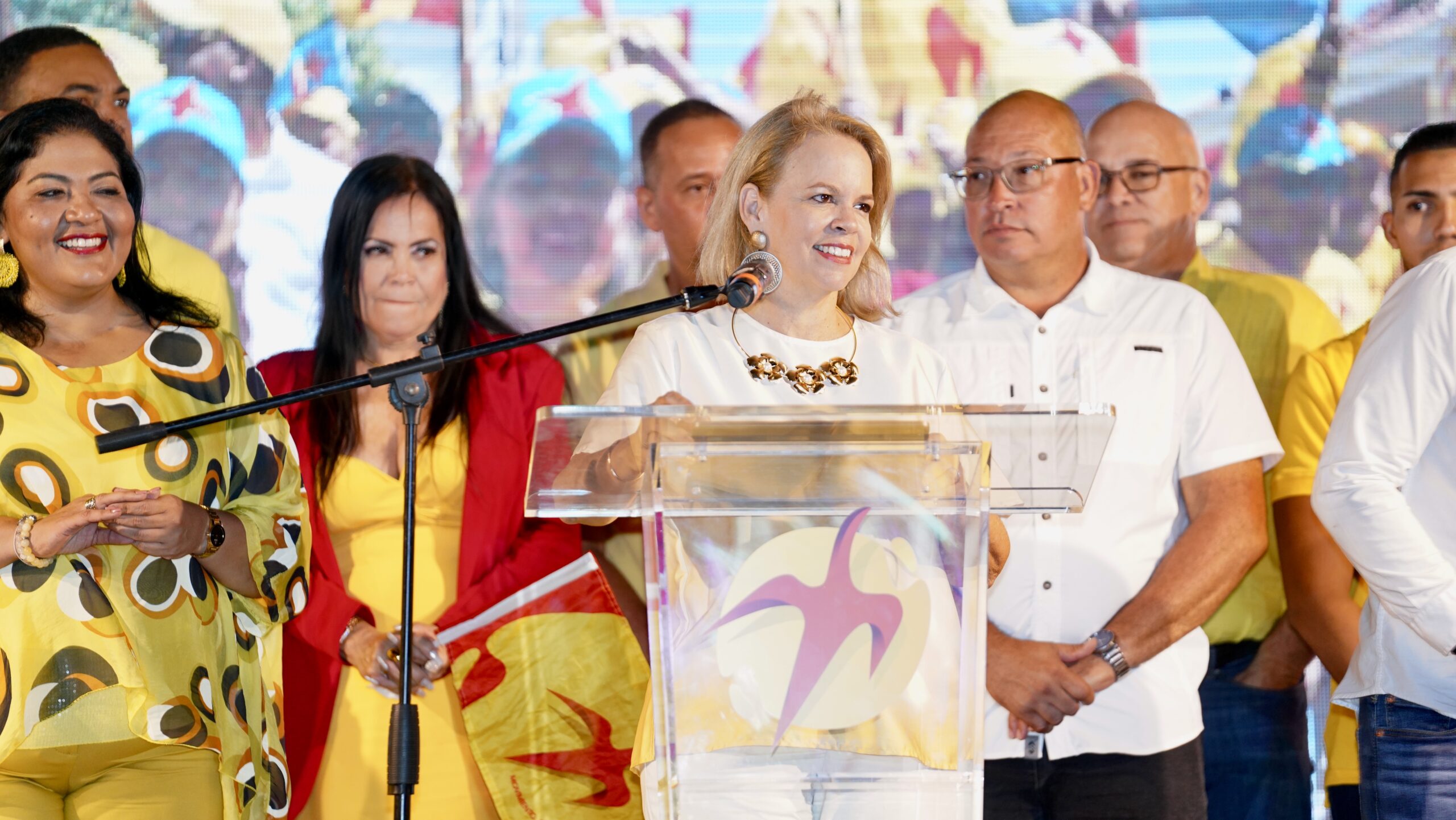 ARUBA: LIDER DI PARTIDO MEP EVELYN WEVER-CROES A PRESENTA E LIDERNAN DI ...