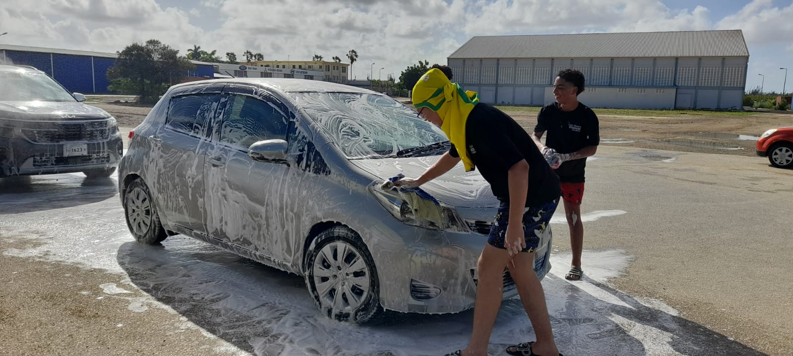 ALUMNONAN DI H4B DI LISEO BONERIANO TA ORGANISÁ EKSITOSO CARWASH PA NAN ...