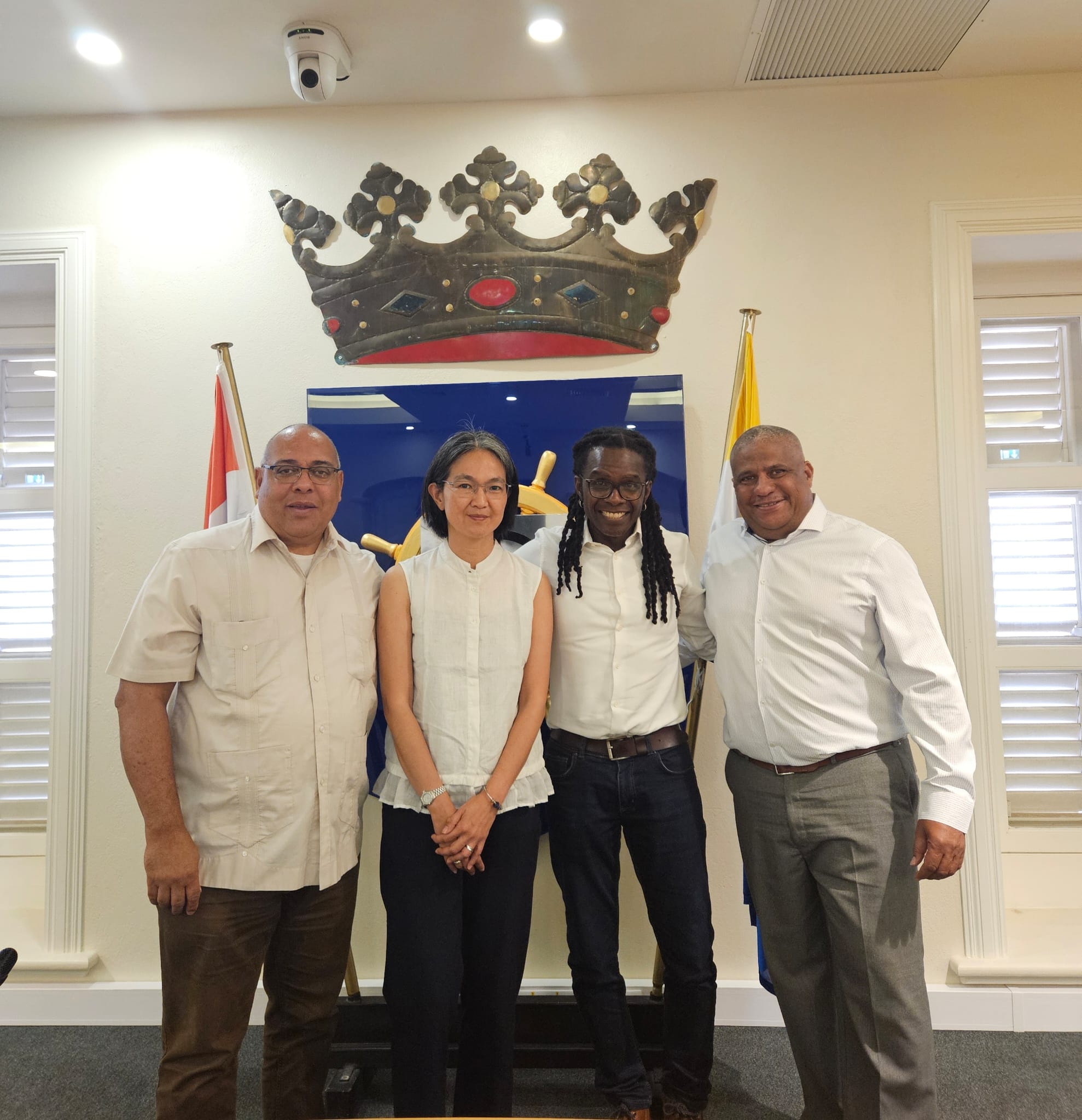 ENKUENTRO ENTRE KONSEHO INSULAR DI BONEIRU I DIREKTOR DI KITLV. – Live99FM