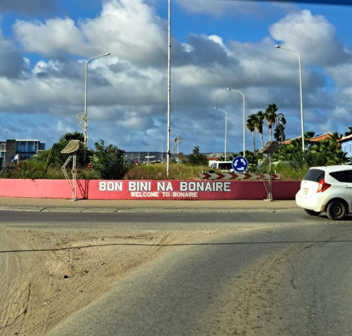 NOS KIER SA DIKON NOS BANDERA NO TA NA RETONDE DI BONACO – Live99FM