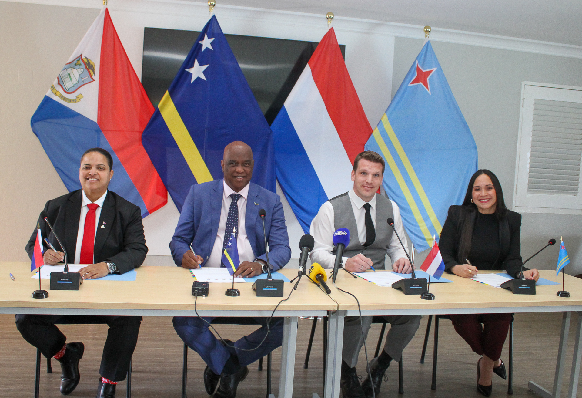 KOLABORASHON PA OUMENTÁ ÉKSITO DI ESTUDIO PA STUDIANTENAN KARIBENSE TA ...